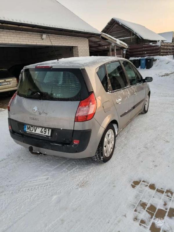 Dzeltens Renault Scenic 2004 Viļņa, ar dzinēja tilpumu 2.00 L un nobraukumu 220 tūkst. km par 955 €, foto 3 vietnē AUTOMOTO.COM.LV