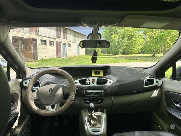 Dzeltens Renault Scenic 2010 Panevēža, ar dzinēja tilpumu 1.90 L un nobraukumu 282 tūkst. km par 1900 €, foto 8 vietnē AUTOMOTO.COM.LV