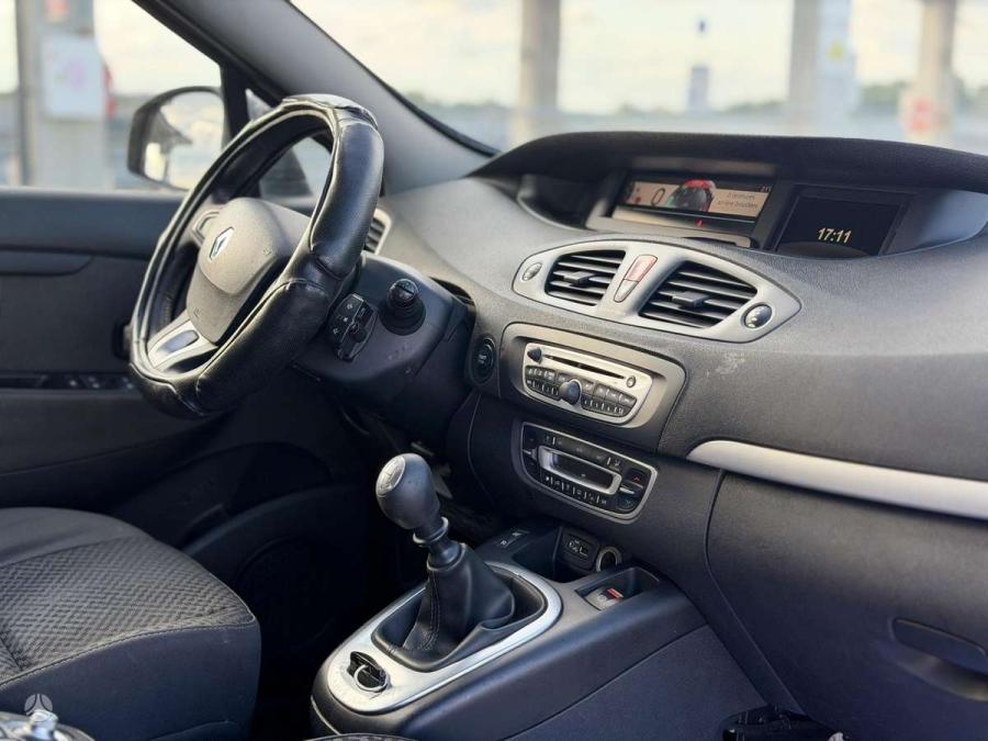 Yellow Renault Scenic 2012 in Vilnius, with an engine capacity of 1.46 L and mileage of 268 thousand km for 2599 €, photo 9 on AUTOMOTO.COM.LV