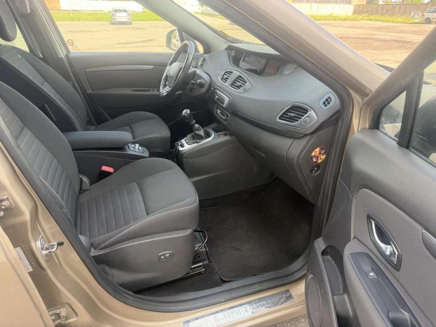 Dzeltens Renault Scenic 2015 Panevēža, ar dzinēja tilpumu 1.46 L un nobraukumu 263 tūkst. km par 4250 €, foto 17 vietnē AUTOMOTO.COM.LV