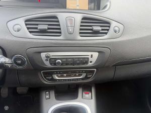 Dzeltens Renault Scenic 2015 Panevēža, ar dzinēja tilpumu 1.46 L un nobraukumu 263 tūkst. km par 4250 €, foto 19 vietnē AUTOMOTO.COM.LV