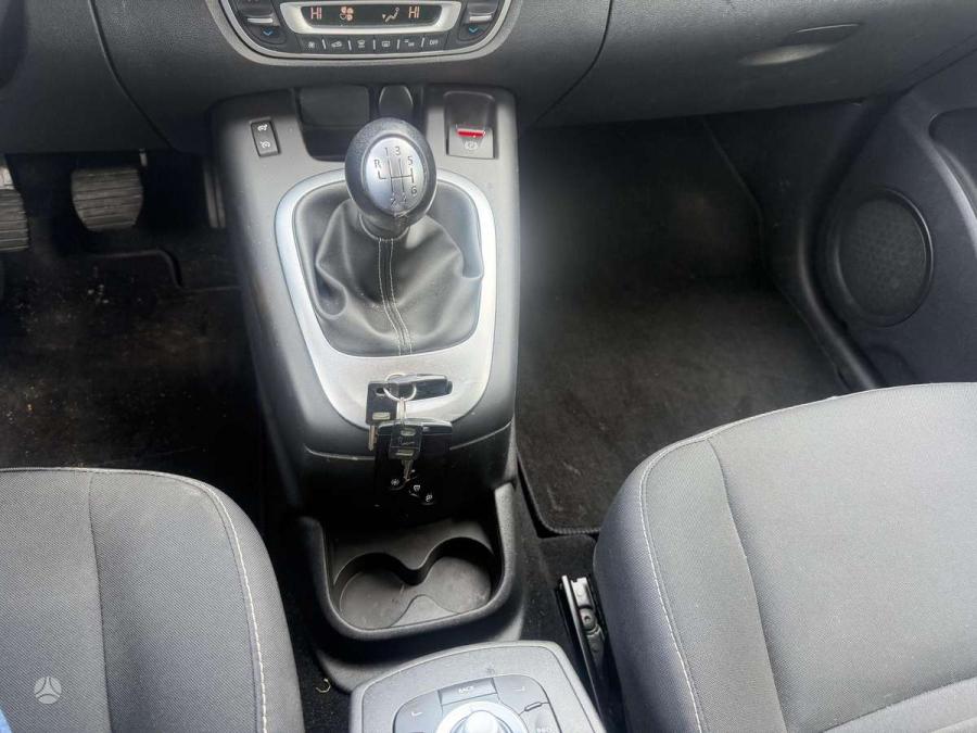 Dzeltens Renault Scenic 2015 Panevēža, ar dzinēja tilpumu 1.46 L un nobraukumu 263 tūkst. km par 4250 €, foto 21 vietnē AUTOMOTO.COM.LV