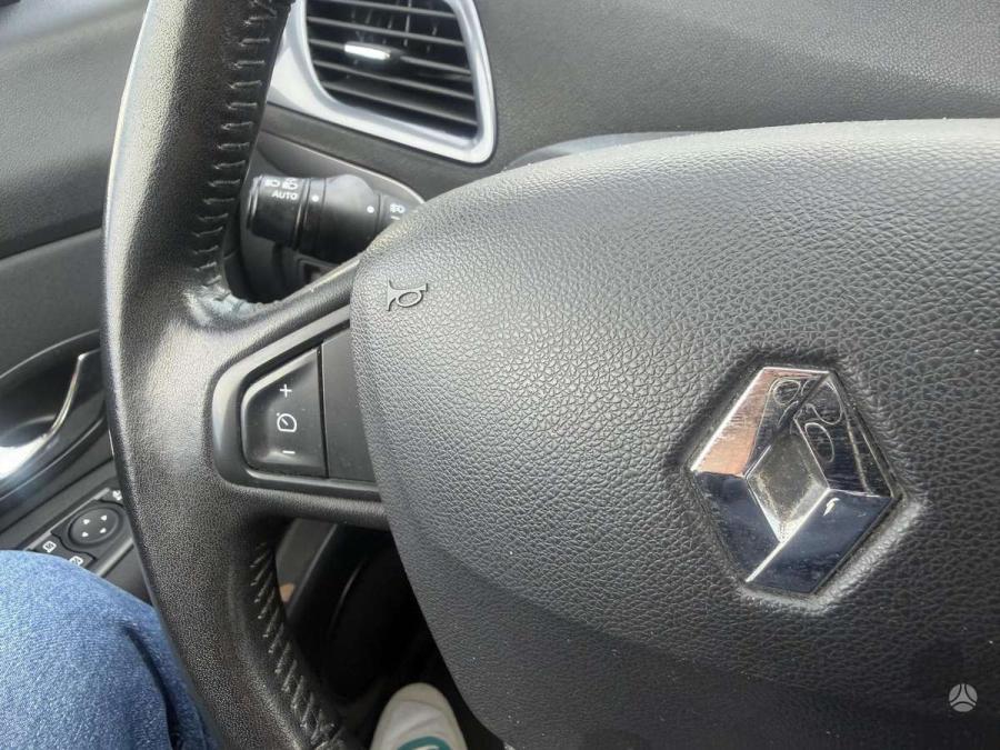 Dzeltens Renault Scenic 2015 Panevēža, ar dzinēja tilpumu 1.46 L un nobraukumu 263 tūkst. km par 4250 €, foto 25 vietnē AUTOMOTO.COM.LV