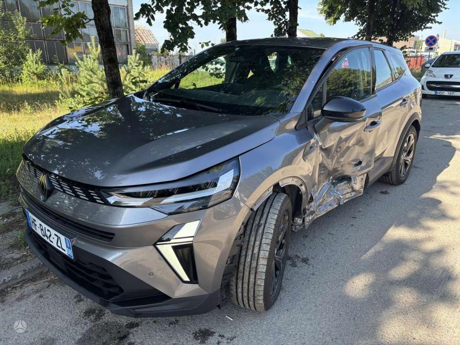 Grey Renault Symbioz 2025 in Taurage, with an engine capacity of 1.80 L and mileage of 13 thousand km for 11200 €, photo 1 on AUTOMOTO.COM.LV