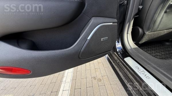 Renault Talisman 2015 in Rezekne on AUTOMOTO.COM.LV Black Renault Talisman 2015 in Rezekne, with an engine capacity of 1.60 L and mileage of 177 thousand km for 8100 €, photo 10 on AUTOMOTO.COM.LV