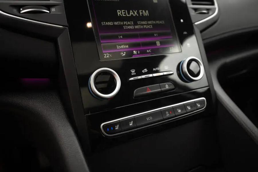 Black Renault Talisman 2016 in Jelgava, with an engine capacity of 1.60 L and mileage of 170 thousand km for 13950 €, photo 16 on AUTOMOTO.COM.LV