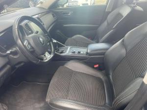 Black Renault Talisman 2016 in Vilnius, with an engine capacity of 1.57 L and mileage of 193 thousand km for 8500 €, photo 12 on AUTOMOTO.COM.LV