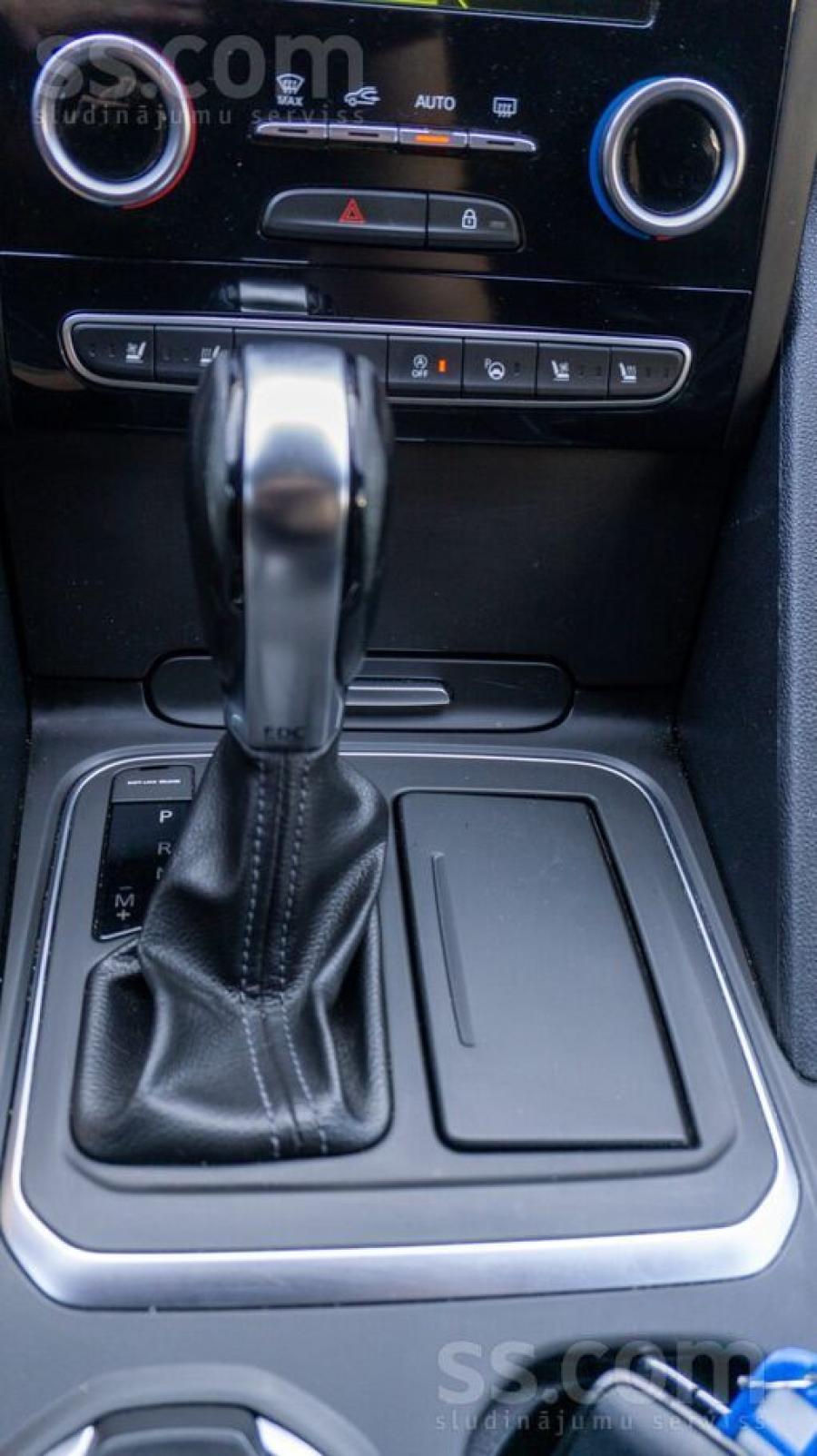 Black Renault Talisman 2016 in Riga, with an engine capacity of 1.60 L and mileage of 263 thousand km for 9290 €, photo 17 on AUTOMOTO.COM.LV