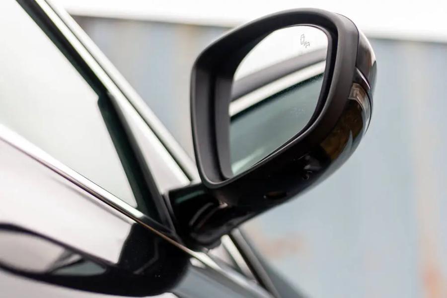 Black Renault Talisman 2017 in Riga, with an engine capacity of 1.60 L and mileage of 180 thousand km for 10995 €, photo 12 on AUTOMOTO.COM.LV