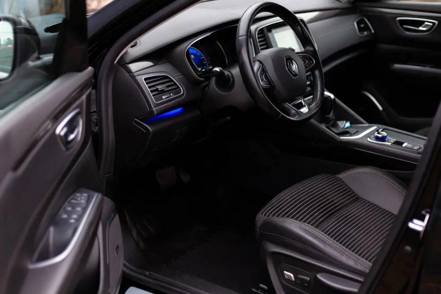 Black Renault Talisman 2017 in Riga, with an engine capacity of 1.60 L and mileage of 180 thousand km for 10995 €, photo 19 on AUTOMOTO.COM.LV