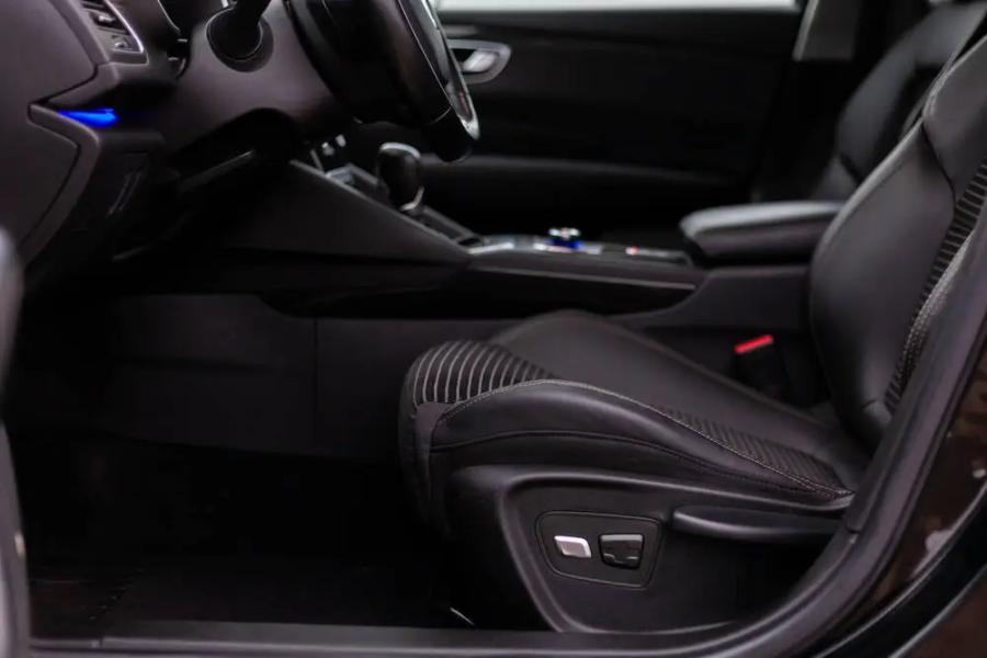 Black Renault Talisman 2017 in Riga, with an engine capacity of 1.60 L and mileage of 180 thousand km for 10995 €, photo 21 on AUTOMOTO.COM.LV