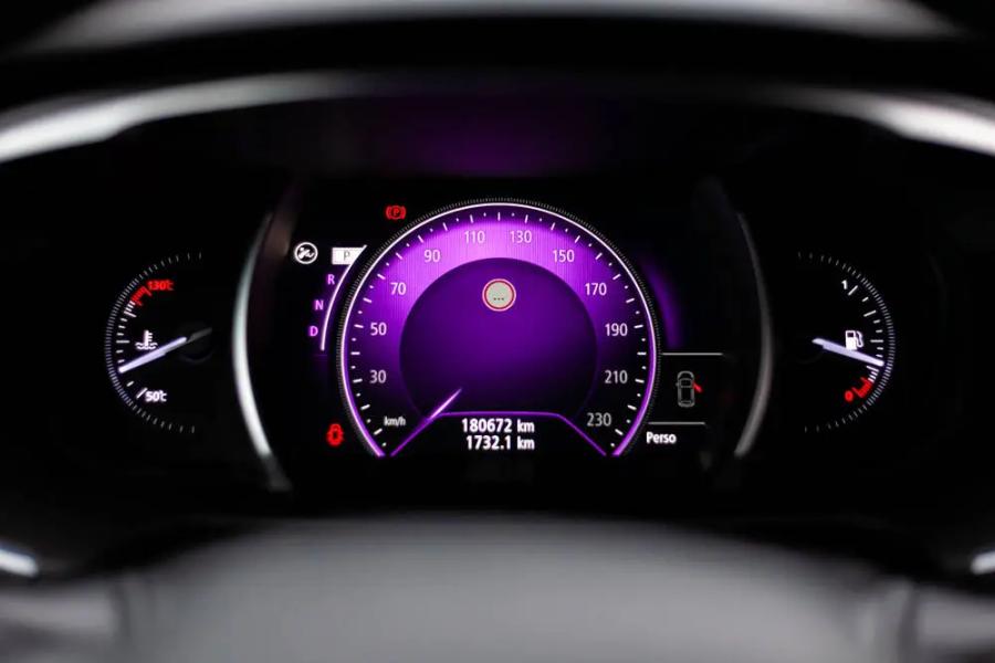 Black Renault Talisman 2017 in Riga, with an engine capacity of 1.60 L and mileage of 180 thousand km for 10995 €, photo 32 on AUTOMOTO.COM.LV