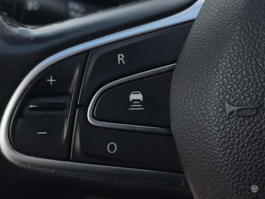 Blue Renault Talisman 2016 in Vilnius, with an engine capacity of 1.60 L and mileage of 255 thousand km for 9999 €, photo 16 on AUTOMOTO.COM.LV