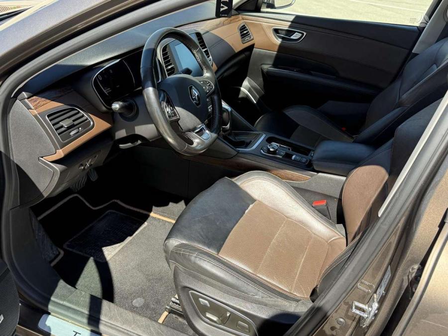 Brown Renault Talisman 2016 in Siauliai, with an engine capacity of 1.60 L and mileage of 239 thousand km for 7650 €, photo 8 on AUTOMOTO.COM.LV