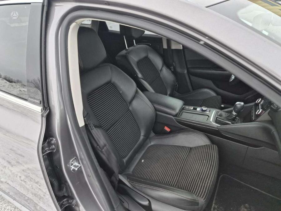 Grey Renault Talisman 2016 in Vilnius, with an engine capacity of 1.60 L and mileage of 247 thousand km for 7800 €, photo 8 on AUTOMOTO.COM.LV
