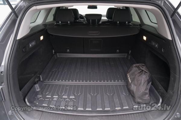 Grey Renault Talisman 2018 in Tallinn, with an engine capacity of 1.60 L and mileage of 194 thousand km for 10990 €, photo 10 on AUTOMOTO.COM.LV