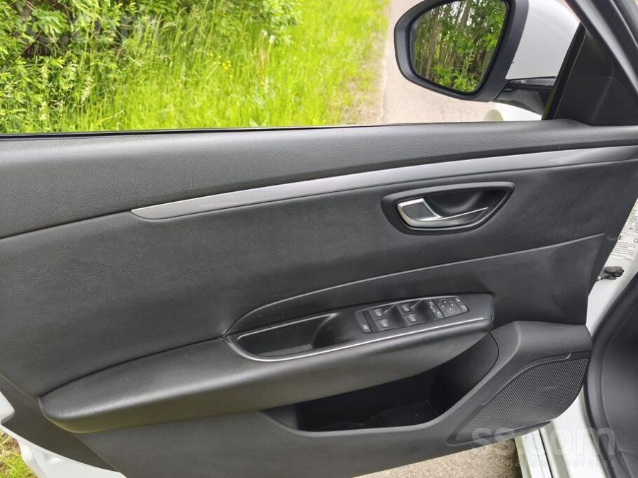 White Renault Talisman 2016 in Jelgava, with an engine capacity of 1.60 L and mileage of 260 thousand km for 7700 €, photo 19 on AUTOMOTO.COM.LV
