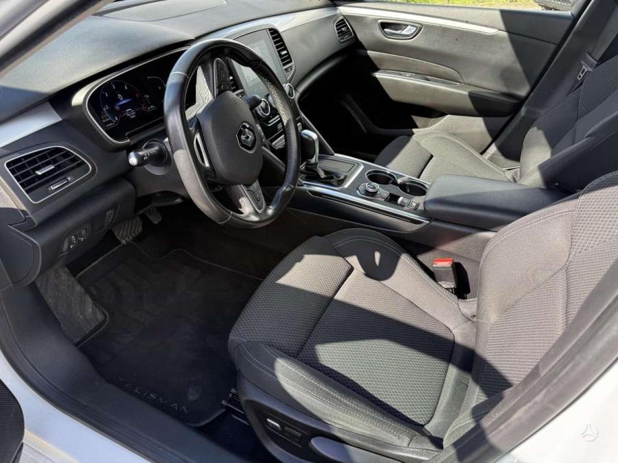 White Renault Talisman 2021 in Taurage, with an engine capacity of 2.00 L and mileage of 333 thousand km for 6700 €, photo 8 on AUTOMOTO.COM.LV