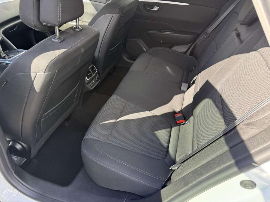White Renault Talisman 2021 in Taurage, with an engine capacity of 2.00 L and mileage of 333 thousand km for 6700 €, photo 10 on AUTOMOTO.COM.LV