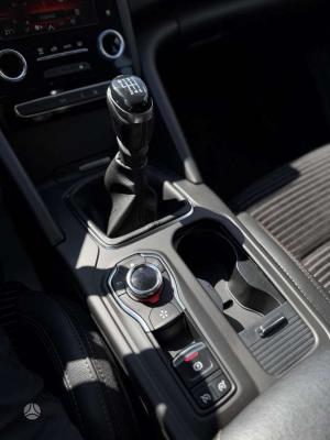 White Renault Talisman 2020 in Kaunas, with an engine capacity of 1.75 L and mileage of 269 thousand km for 5600 €, photo 24 on AUTOMOTO.COM.LV