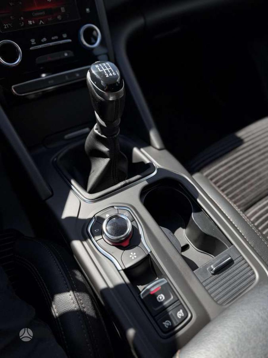 White Renault Talisman 2020 in Kaunas, with an engine capacity of 1.75 L and mileage of 269 thousand km for 5600 €, photo 24 on AUTOMOTO.COM.LV