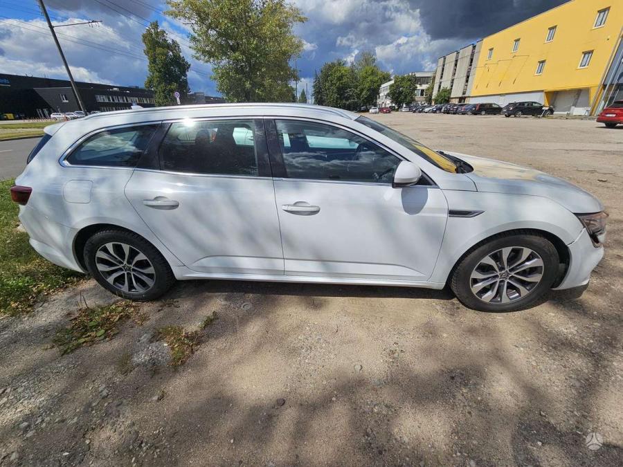 White Renault Talisman 2021 in Kaunas, with an engine capacity of 2.00 L and mileage of 191 thousand km for 4999 €, photo 8 on AUTOMOTO.COM.LV