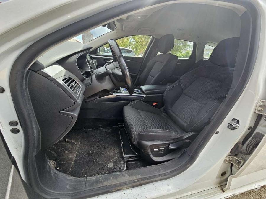 White Renault Talisman 2021 in Kaunas, with an engine capacity of 2.00 L and mileage of 191 thousand km for 4999 €, photo 12 on AUTOMOTO.COM.LV