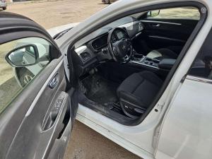White Renault Talisman 2021 in Kaunas, with an engine capacity of 2.00 L and mileage of 191 thousand km for 4999 €, photo 13 on AUTOMOTO.COM.LV