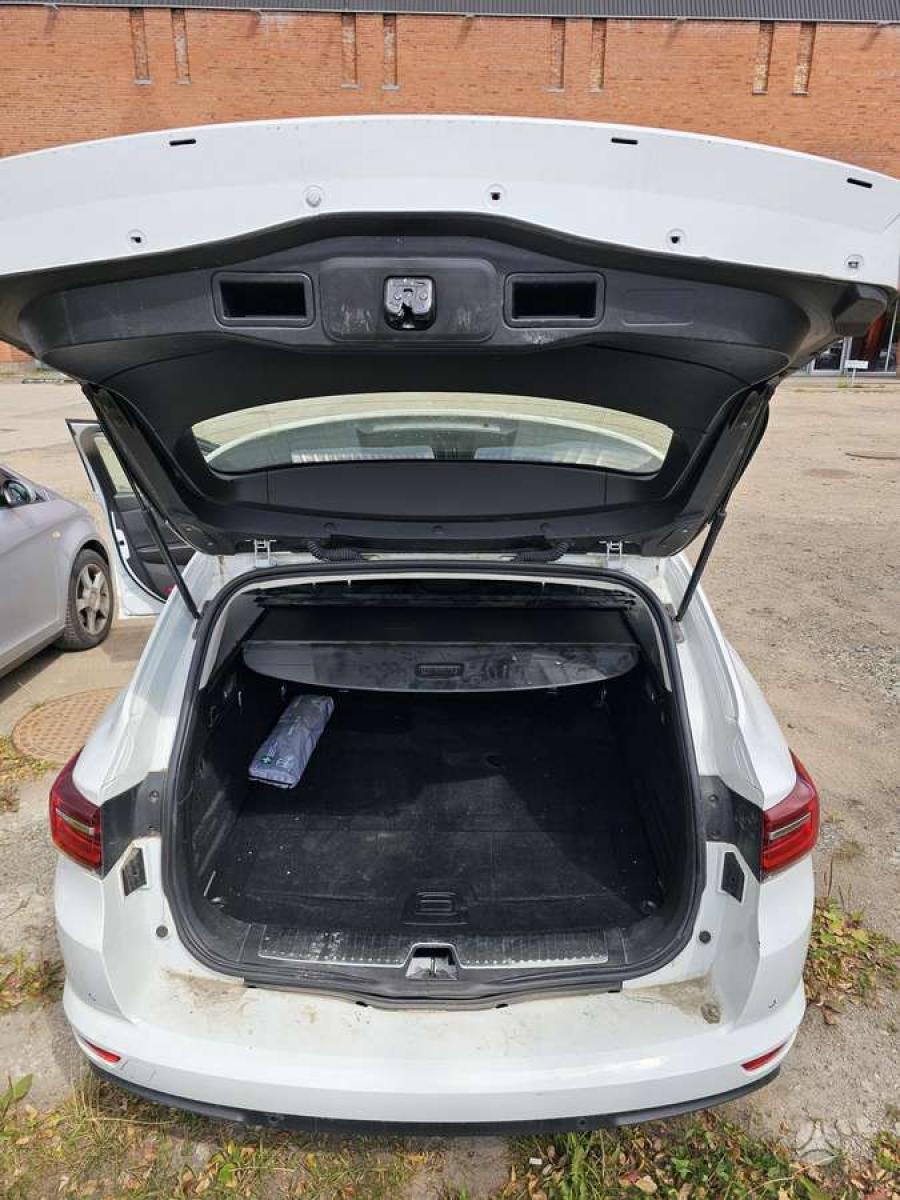 White Renault Talisman 2021 in Kaunas, with an engine capacity of 2.00 L and mileage of 191 thousand km for 4999 €, photo 26 on AUTOMOTO.COM.LV