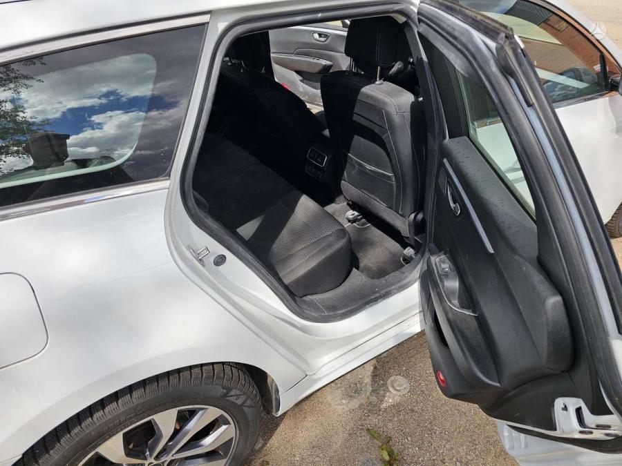 White Renault Talisman 2021 in Kaunas, with an engine capacity of 2.00 L and mileage of 191 thousand km for 4999 €, photo 27 on AUTOMOTO.COM.LV