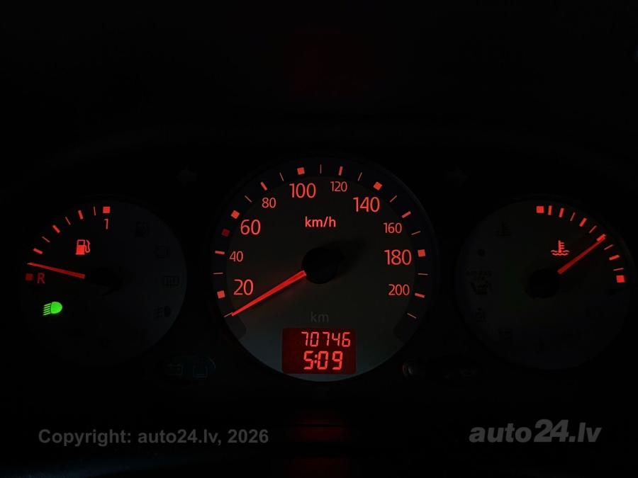 Zils Renault Thalia 2005 Tallina, ar dzinēja tilpumu 1.40 L un nobraukumu 70 tūkst. km par 1499 €, foto 19 vietnē AUTOMOTO.COM.LV