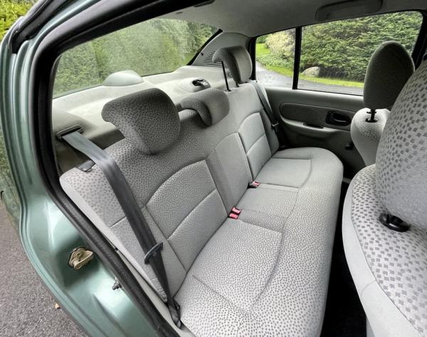 Zaļš Renault Thalia 2006 Tallina, ar dzinēja tilpumu 0.00 L un nobraukumu 57 tūkst. km par 1100 €, foto 7 vietnē AUTOMOTO.COM.LV