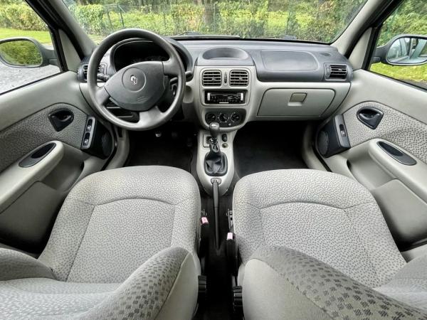 Zaļš Renault Thalia 2006 Tallina, ar dzinēja tilpumu 0.00 L un nobraukumu 57 tūkst. km par 1100 €, foto 8 vietnē AUTOMOTO.COM.LV