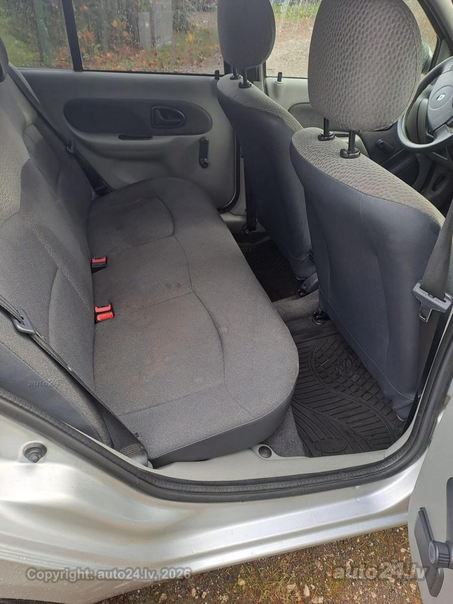Pelēks Renault Thalia 2006 Tallina, ar dzinēja tilpumu 1.10 L un nobraukumu 106 tūkst. km par 790 €, foto 10 vietnē AUTOMOTO.COM.LV