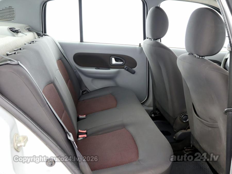 Pelēks Renault Thalia 2008 Tallina, ar dzinēja tilpumu 1.10 L un nobraukumu 129 tūkst. km par 999 €, foto 8 vietnē AUTOMOTO.COM.LV