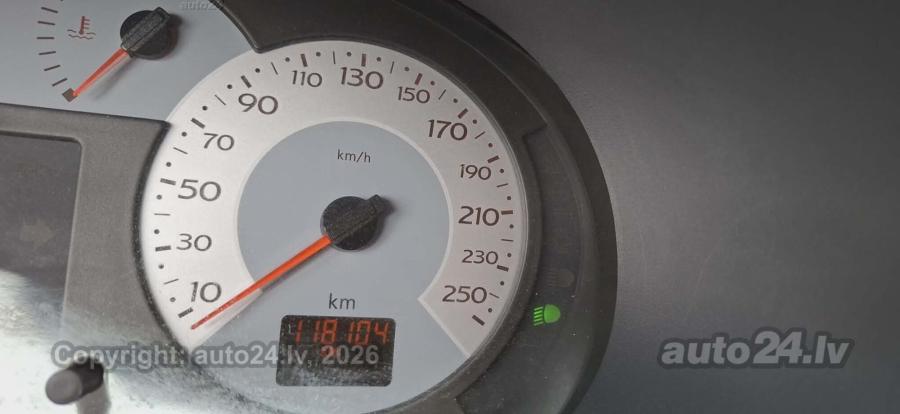 Sarkans Renault Thalia 2007 Tallina, ar dzinēja tilpumu 1.10 L un nobraukumu 118 tūkst. km par 1400 €, foto 4 vietnē AUTOMOTO.COM.LV