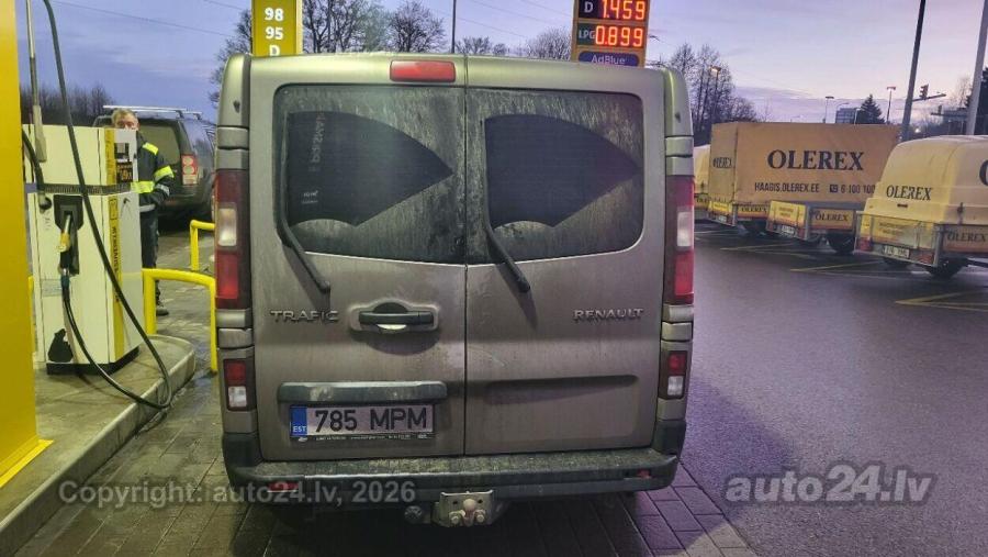 Smilšu krāsa Renault Trafic 2016 Tallina, ar dzinēja tilpumu 1.60 L un nobraukumu 282 tūkst. km par 8000 €, foto 4 vietnē AUTOMOTO.COM.LV