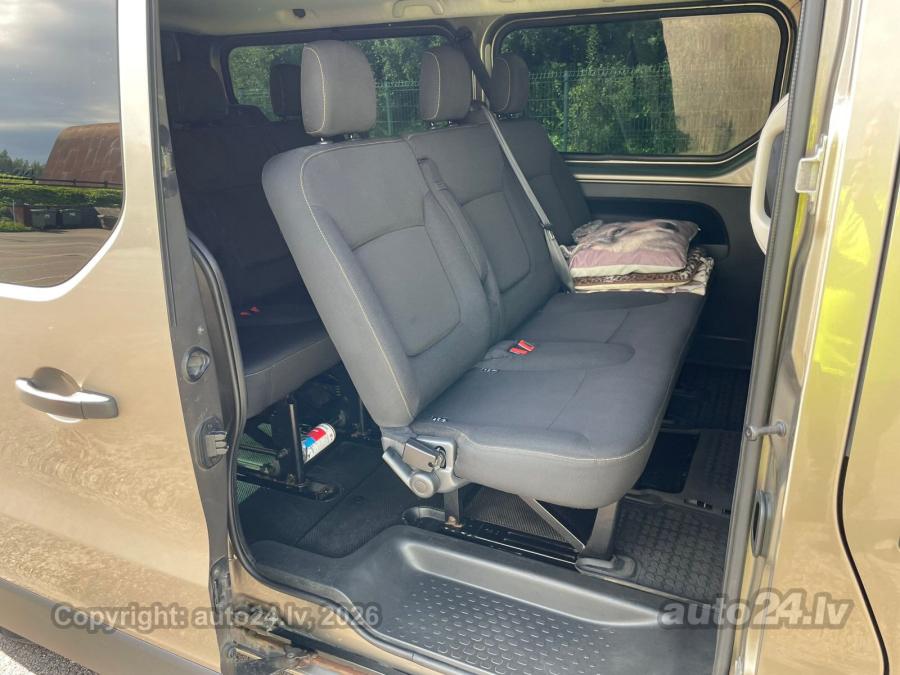 Beige Renault Trafic 2016 in Kivioli, with an engine capacity of 1.60 L and mileage of 257 thousand km for 12400 €, photo 19 on AUTOMOTO.COM.LV