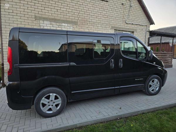 Black Renault Trafic 2005 in Radviliskis, with an engine capacity of 2.50 L and mileage of 336 thousand km for 5700 €, photo 9 on AUTOMOTO.COM.LV