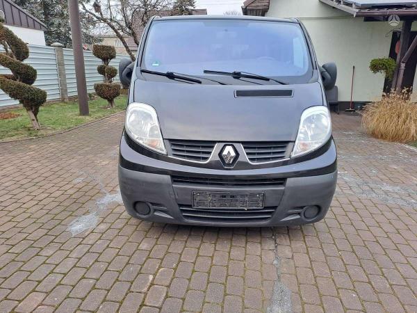 Melns Renault Trafic 2007 Ukmergė, ar dzinēja tilpumu 2.00 L un nobraukumu 220 tūkst. km par 5450 €, foto 4 vietnē AUTOMOTO.COM.LV