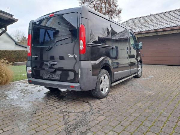 Melns Renault Trafic 2007 Ukmergė, ar dzinēja tilpumu 2.00 L un nobraukumu 220 tūkst. km par 5450 €, foto 7 vietnē AUTOMOTO.COM.LV