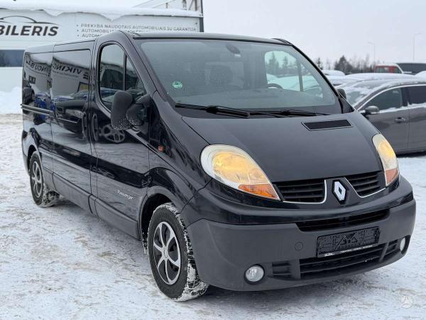 Black Renault Trafic 2007 in Utena, with an engine capacity of 2.50 L and mileage of 300 thousand km for 5390 €, photo 1 on AUTOMOTO.COM.LV