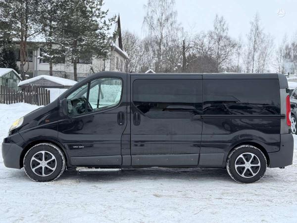 Black Renault Trafic 2007 in Utena, with an engine capacity of 2.50 L and mileage of 300 thousand km for 5390 €, photo 4 on AUTOMOTO.COM.LV