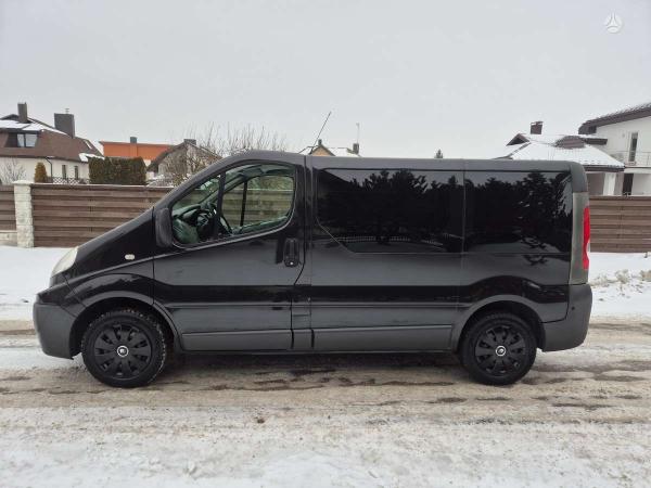 Black Renault Trafic 2010 in Marijampole, with an engine capacity of 2.00 L and mileage of 320 thousand km for 6950 €, photo 2 on AUTOMOTO.COM.LV