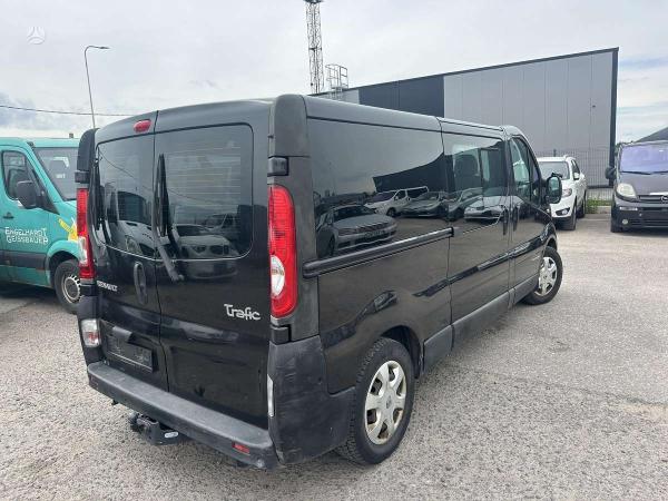Black Renault Trafic 2012 in Kaunas, with an engine capacity of 2.00 L and mileage of 283 thousand km for 6700 €, photo 3 on AUTOMOTO.COM.LV