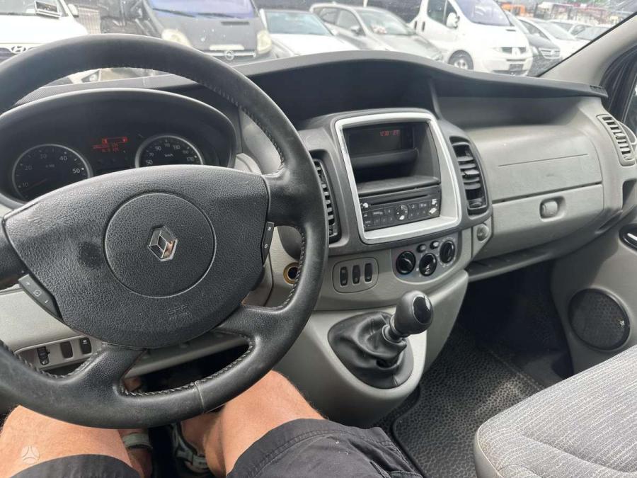 Melns Renault Trafic 2012 Kauņa, ar dzinēja tilpumu 2.00 L un nobraukumu 283 tūkst. km par 6700 €, foto 7 vietnē AUTOMOTO.COM.LV