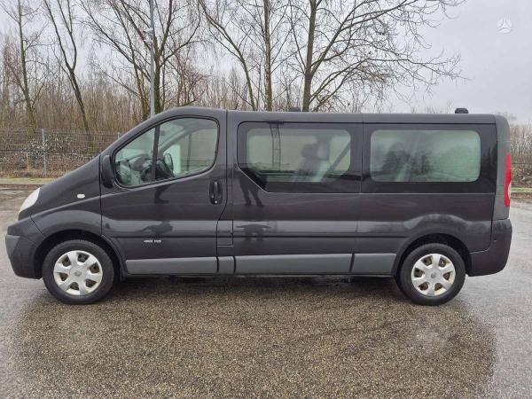 Black Renault Trafic 2013 in Marijampole, with an engine capacity of 2.00 L and mileage of 298 thousand km for 8700 €, photo 1 on AUTOMOTO.COM.LV