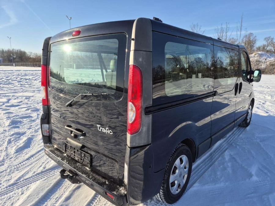 Melns Renault Trafic 2013 Marijampole, ar dzinēja tilpumu 2.00 L un nobraukumu 310 tūkst. km par 8200 €, foto 4 vietnē AUTOMOTO.COM.LV