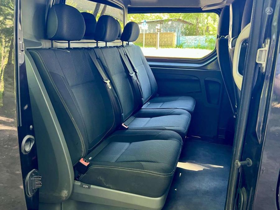 Black Renault Trafic 2015 in Panevezys, with an engine capacity of 1.60 L and mileage of 320 thousand km for 8000 €, photo 9 on AUTOMOTO.COM.LV