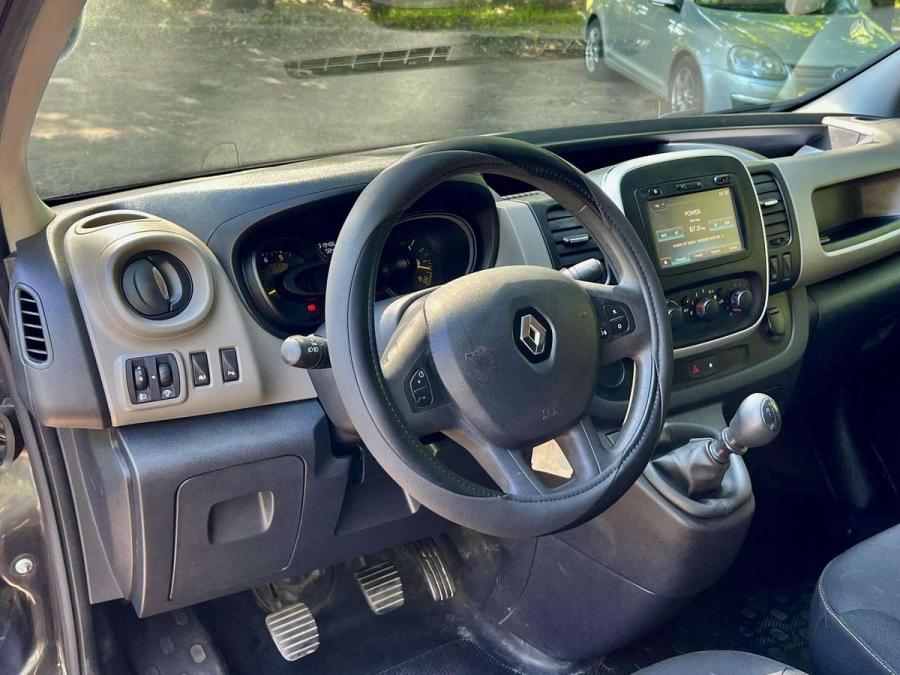 Black Renault Trafic 2015 in Panevezys, with an engine capacity of 1.60 L and mileage of 320 thousand km for 8000 €, photo 11 on AUTOMOTO.COM.LV